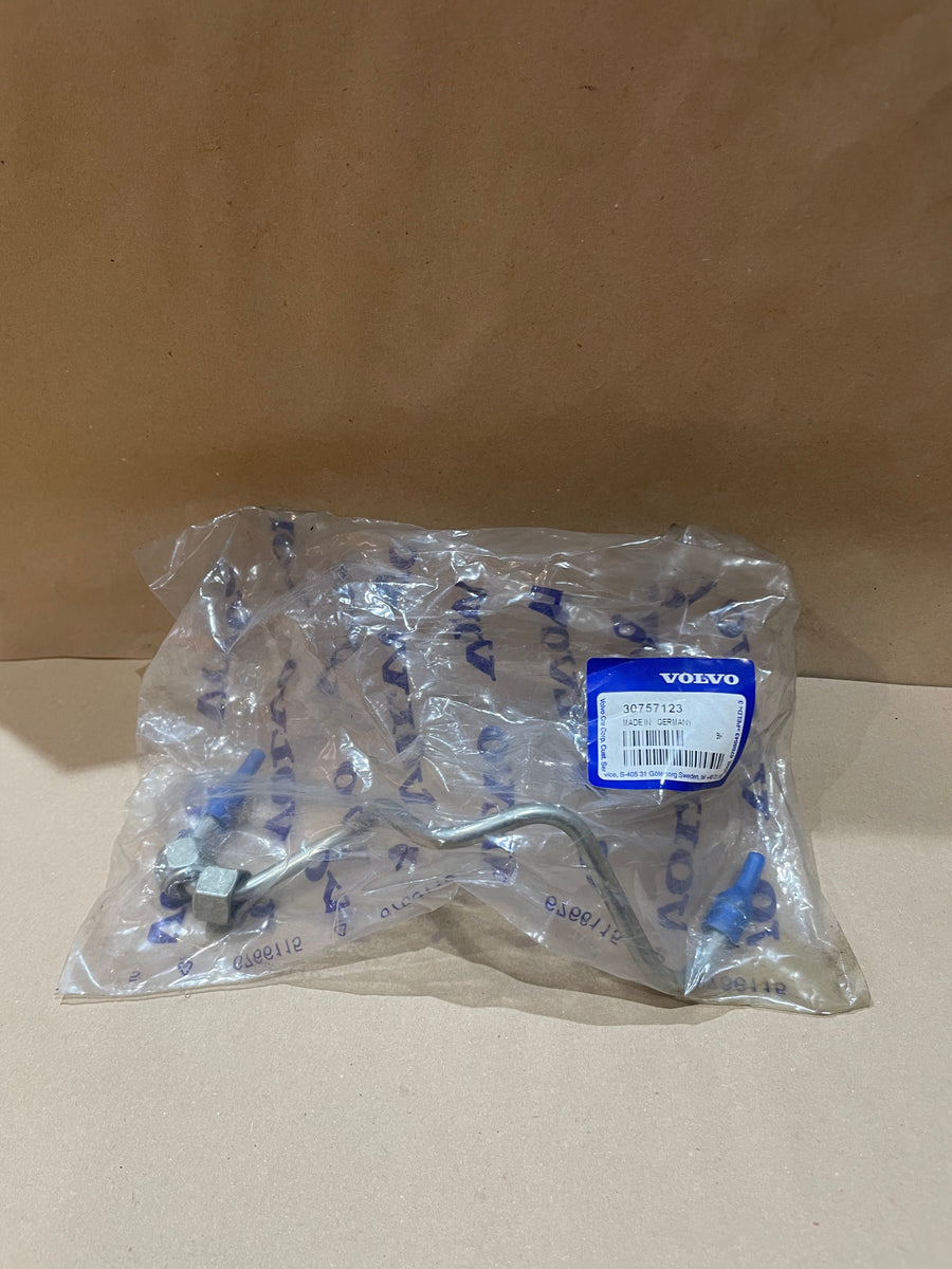 VOLVO DIESEL FUEL PIPE 30757123 GENUINE VOLVO BRAND NEW – Breedon and Gell